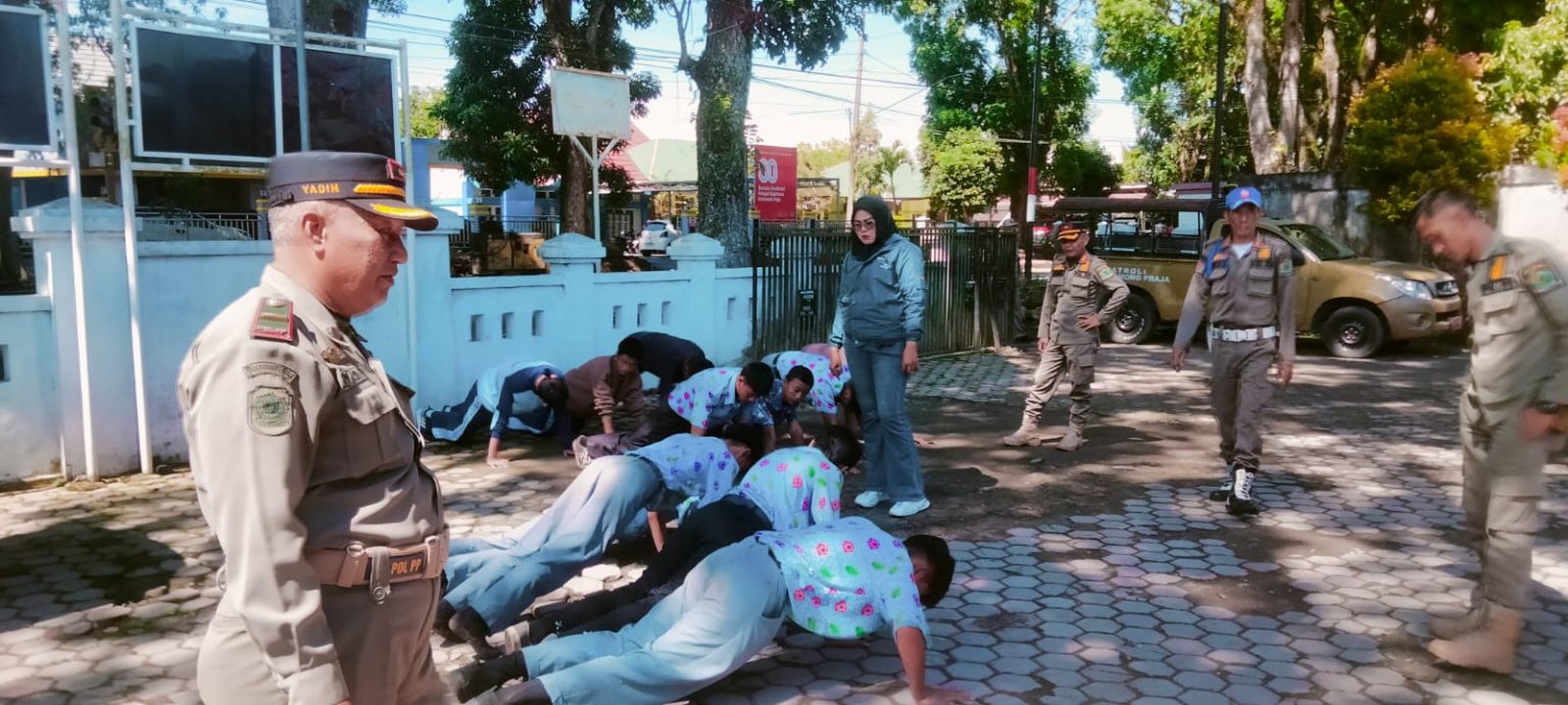 Razia Satpol PP: Belasan Pelajar SMP dan Puluhan Siswa SMA Nongkrong Saat Jam Sekolah – Nuansa ...